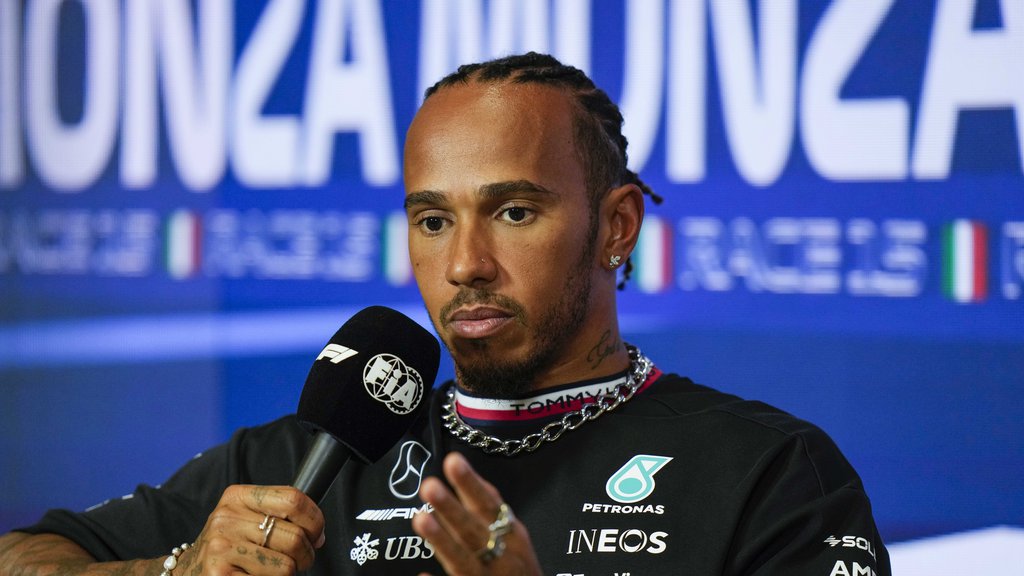 LUIS HAMILTON JE I ZVANIČNO U FERARIJU - Poznati detalji senzacionalnog ...