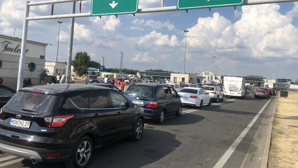 VOZAČI, OBRATITE PAŽNJU - Zbog praznika se očekuje povećan intenzitet saobraćaja | pink.rs