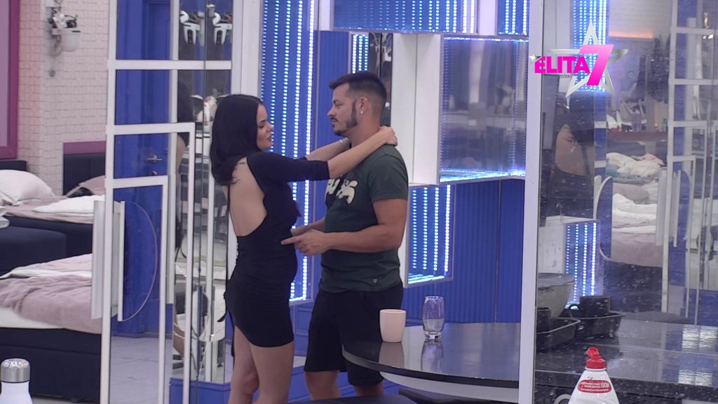 'BAŠ MI SE DOPALA OD USANA DO STOPALA!' Nemanja Gačić i Jovana Cvijanović na KORAK do poljupca ...