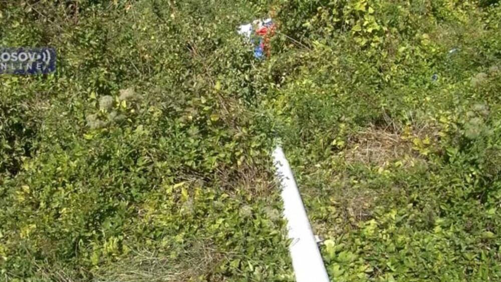 U BALABANU POLOMLJEN JARBOL SA SRPSKOM TROBOJKOM: Zastava pocepana na ...