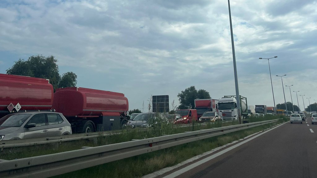 HAOS NA PANČEVAČKOM PUTU: Veliki lančani sudar, slupana 4 automobila ...