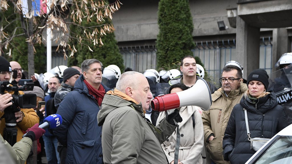 NASTAVLJA SE RAT: Plenumaši sa Poljoprivrednog udarili na sve u ...