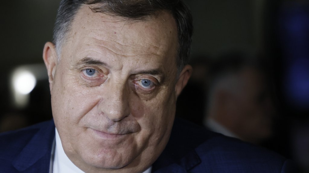 'POKUŠAJ EVROPE DA SE IZVUČE IZ OVOG GLIBA' Dodik o nametanju izbornog zakona: Gledajte sutra u ...
