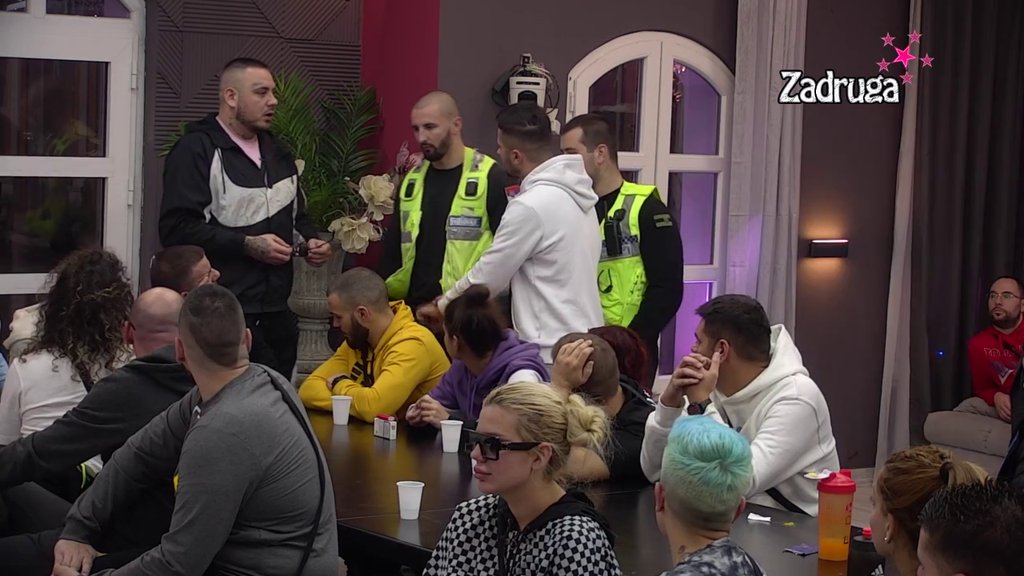 SVI NA PINK! Pratite sukob Bilala i Cara zbog Maje, obezbeđenje uletelo u kuću! | pink.rs