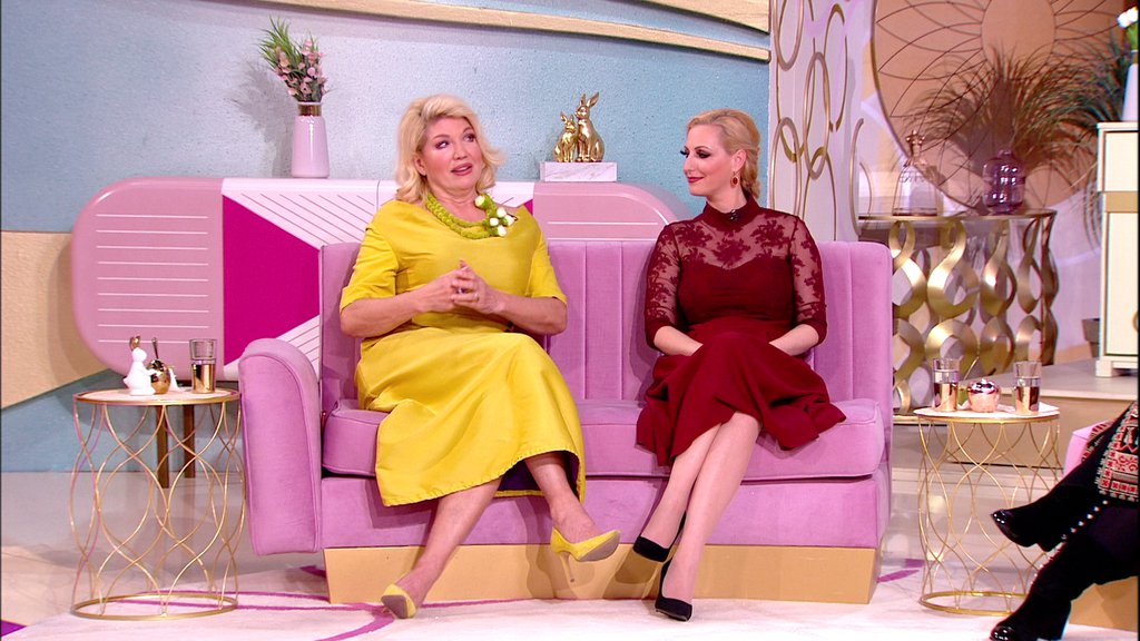 pink.rs | 'NIKOG NEĆU DA VIDIM, SKUVAJTE MI ČAJ!' Suzana Mančić zna ... pink.rs | 'NIKOG NEĆU DA VIDIM, SKUVAJTE MI ČAJ!' Suzana Mančić zna ...