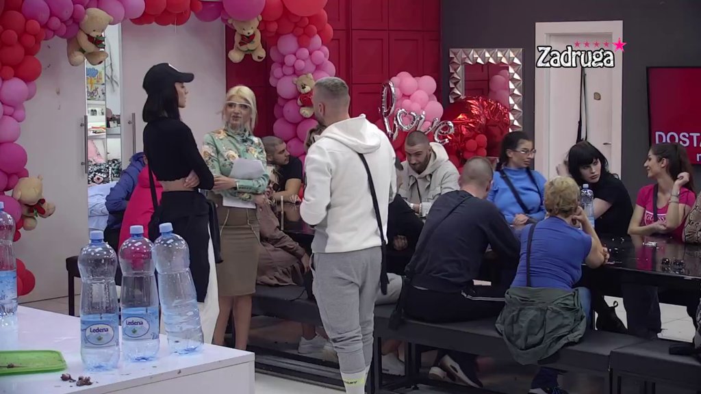 pink.rs | MENE NE RADI MIRNOĆA: Ša se sviđa što su Tara i on ISTI, ona ...