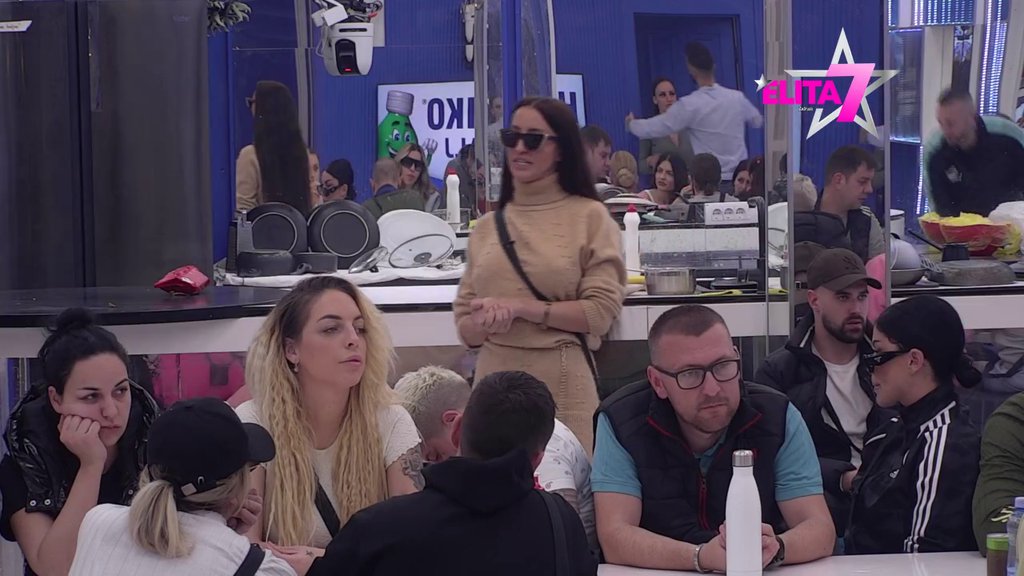 LUPILA IM ŠAMAR REALNOSTI! Slađa svojim izlaganjem vratila Anđelu i ...