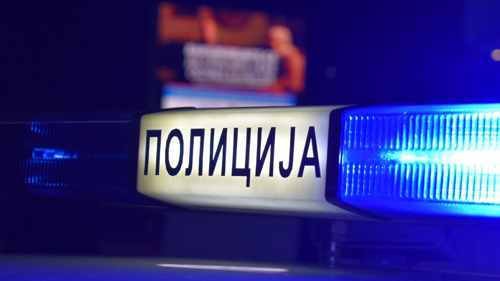 POJAVIO SE PRVI SNIMAK PUCNJAVE U BEOGRADU! Na muškarca (40) sasuo metke sa motora, blokirane ...