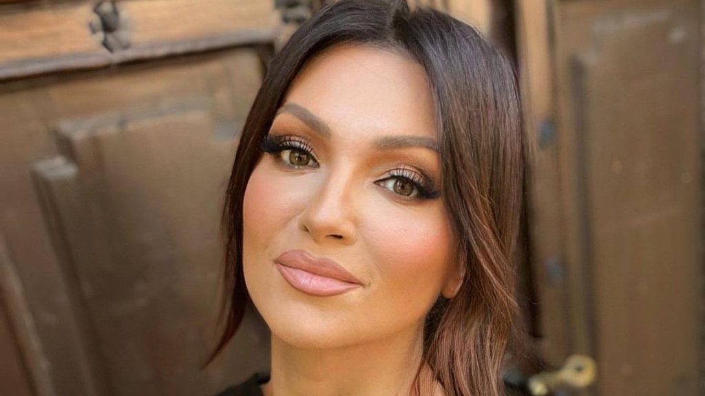 pink.rs | RAZGOLITILA SE NINA BADRIĆ! Pevačica pokazala ''bruka'' telo ...