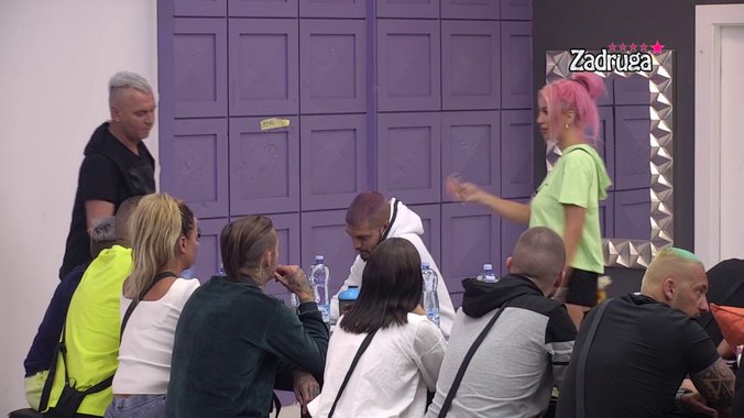 'TAKVA JE, OČIGLEDNO JE POSESIVNA!' Dalila debelo zakuvala čorbu između ... 'TAKVA JE, OČIGLEDNO JE POSESIVNA!' Dalila debelo zakuvala čorbu između ...