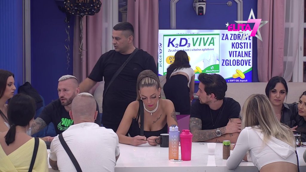 'AKO JE TO ISTINA, ONDA SU ONI MONSTRUMI!' Bebica otkrio da ga Anđelina izlaganja u vezi ...