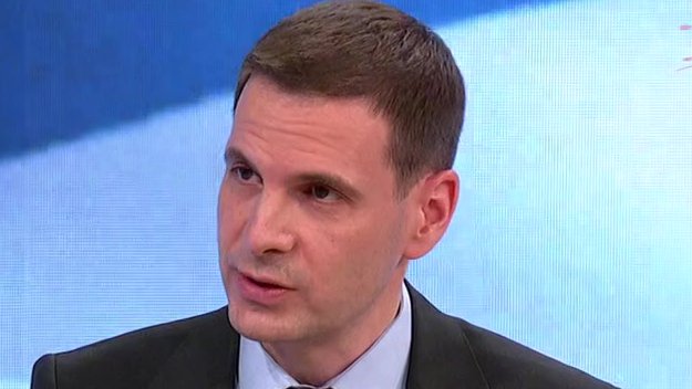 MILOŠ JOVANOVIĆ DOŠAO U EMISIJU DA SE POKLONI PRED ĐILASOM I SAOPŠTI: Ja sam od danas tvoj ...