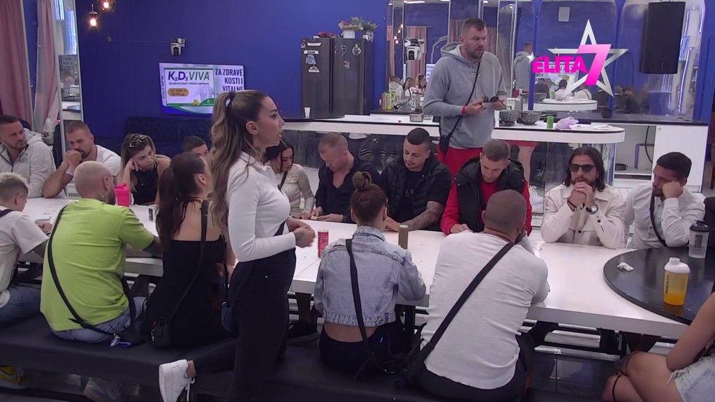 'SAVRŠENA NAM JE VEZA, TO TE BOLI!' Maja osula žestoku paljbu po Aneli, Ahmićeva uverena da ona ...