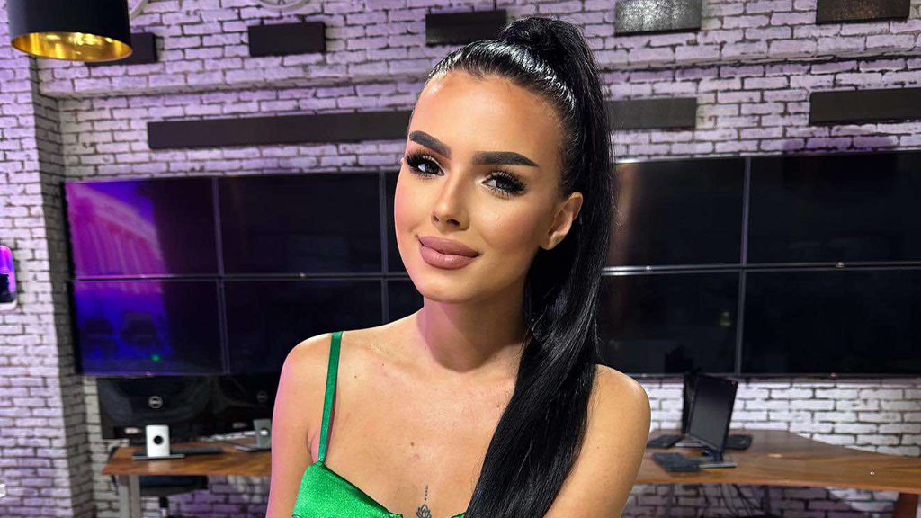 SVI NA PINK! Upravo počinje proslava rođendana Anite Tomić! | pink.rs