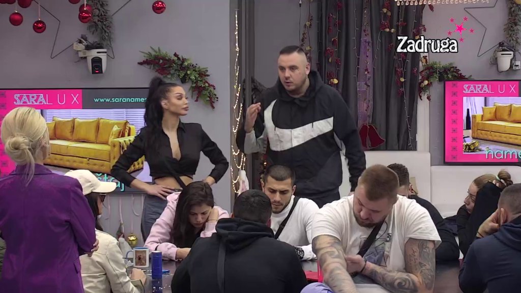 'TAKO JE PECA VIJAGRA OBRISAO POD SA NJOM!' Maja uverena da je Careva jedina LJUBAV, on pregoreo ...