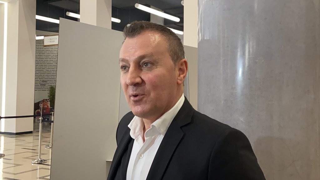 FOLKER SE RAZVEO U TAJNOSTI! Žena mu je glumila u spotu, komšije ga ...