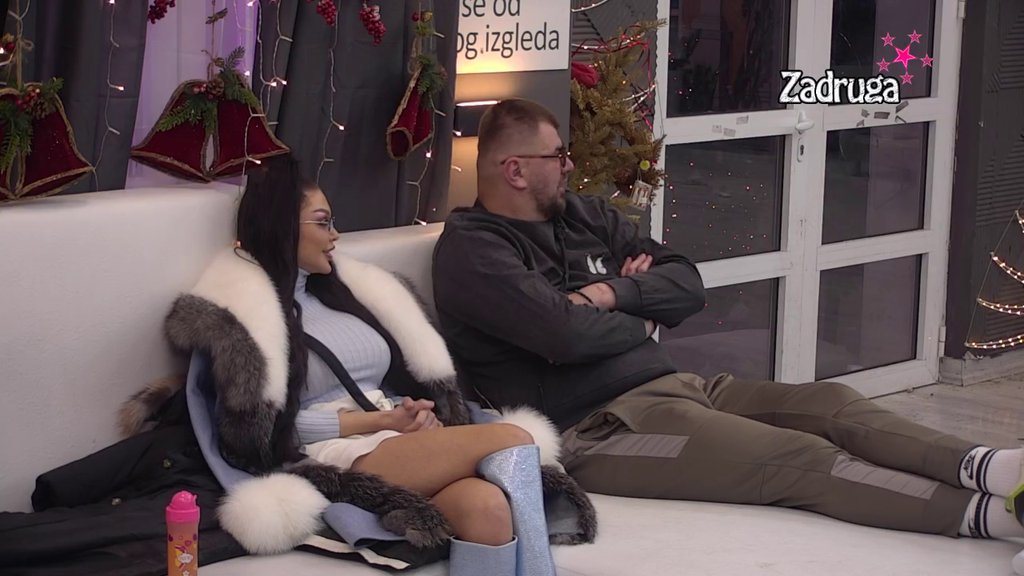 NE SEDIM SA MAJOM, SEDI SAMA SA SOBOM: Janjuš otkrio kako ga Marinkovićeva ponovo PRATI po kući ...