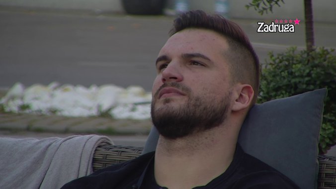 pink.rs | SAM KAO LIST NA VETRU! Osmakčić bes i frustracije IZLEČIO ... pink.rs | SAM KAO LIST NA VETRU! Osmakčić bes i frustracije IZLEČIO ...