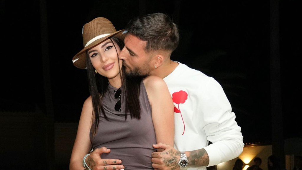 LUKSUZ NA SVE STRANE! Anastasija i Gudelj žive u Sevilji, u dvorištu doma imaju BAZEN I PALME, a ...