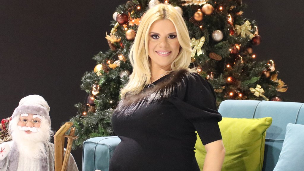 pink.rs | STIGLE RODE! Voditeljka Svetlana Grubor na svet donela SINA, a prva fotografija iz ...