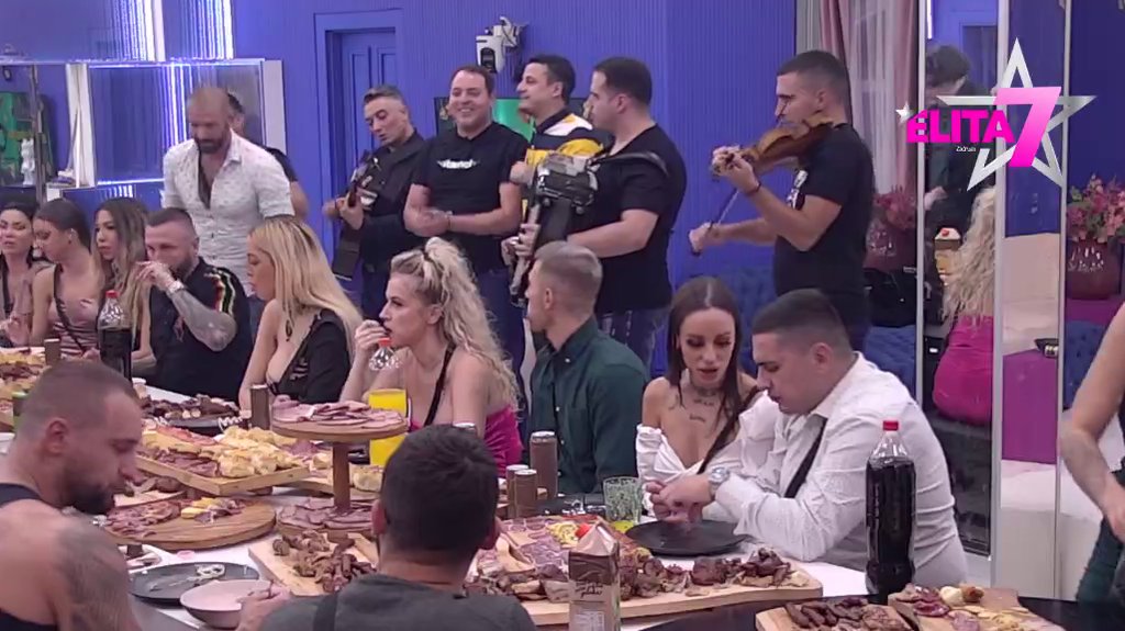 'ČESTO SE SETIM RADOSTI MOJE RANE!' Terzu pogodili stihovi pesme, pa se obratio svojoj porodici ...