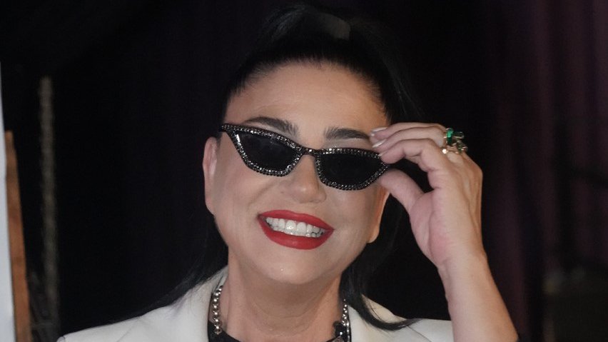 pink.rs | ZBOG NJEGA SU MNOGE ŽENE ''GUBILE GLAVU''! Alka Vuica iskrena do koske, otkrila ko joj ...