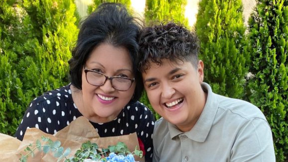 NIKAD VIĐENA FOTOGRAFIJA! Marija Šerifović i Verica se skinule na plaži ...