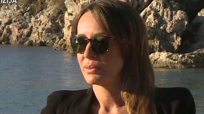 Romana Panić se oglasila nakon smrti oca: Pevačica skrhana bolom, jedva ... Romana Panić se oglasila nakon smrti oca: Pevačica skrhana bolom, jedva ...