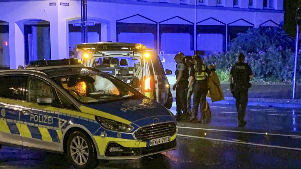 Detalji napada u Nemačkoj: Maskirani napadač ušao u fabriku i zapucao, na lice mesta odmah ...