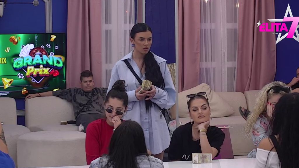PLJUŠTE MALI BUDŽETI! Anita nastavila da rešeta, pa Bojani sasula sve u lice, ona odbila da uzme ...
