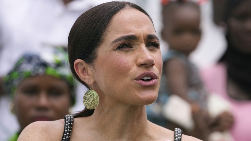 Slavni glumac polirao je mrtvačke sanduke, a Megan Markl se bavila ovim ...