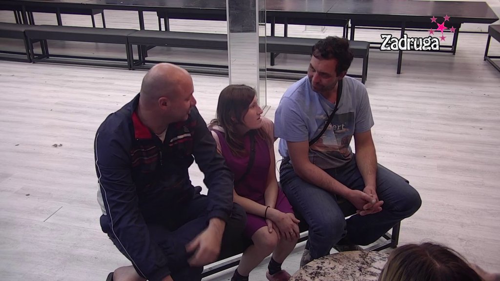 pink.rs | KRENUO U AKCIJU! Boki pokušao pred Markom da OSVOJI Divnu ...