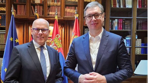 VUČIĆ SE SASTAO SA POSLANIKOM BUNDESTAGA: Odličan razgovor sa starim ... VUČIĆ SE SASTAO SA POSLANIKOM BUNDESTAGA: Odličan razgovor sa starim ...