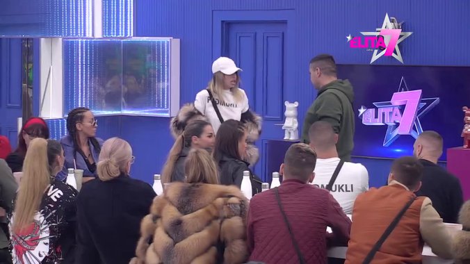 ODAO IH! Predsednik otkrio da mu je Anđela pantomimom dala do ZNANJA da je pao poljubac između ...