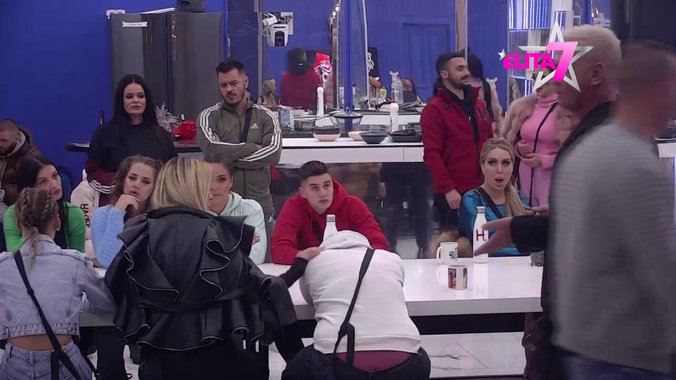 TENZIJA RASTE?! Irina 2 Hot digla crni sto na noge odabirom POTRČAKA! (VIDEO) | pink.rs