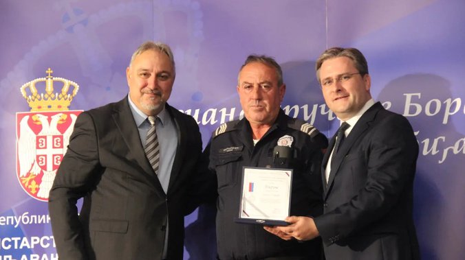 Ministar Selaković uručio Boračke spomenice: Boračka legitimacija ...