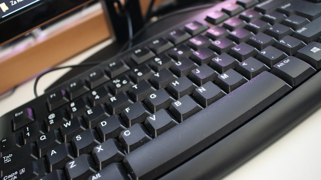 Vaša tastatura je rasadnik bakterija: Kako da je očistite je na jedini ...