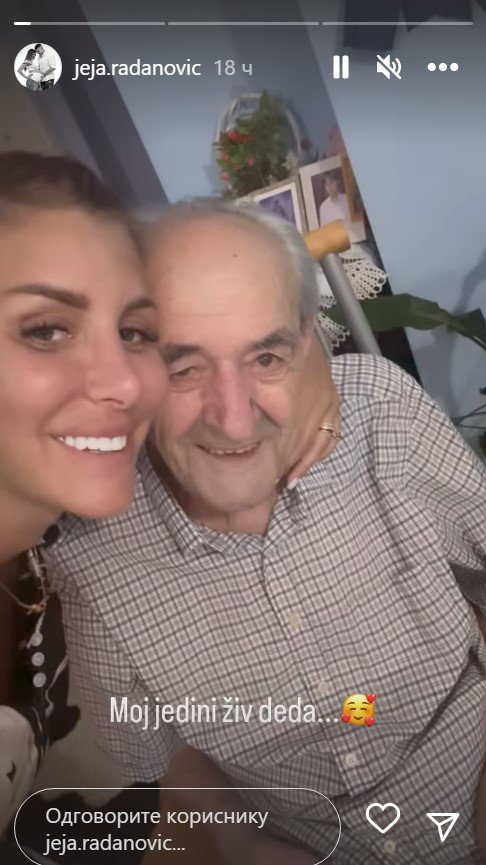 EMOTIVNI TRENUCI IZ DOMA JELENE RADANOVIĆ! Porodica pozirala sa njenim ...