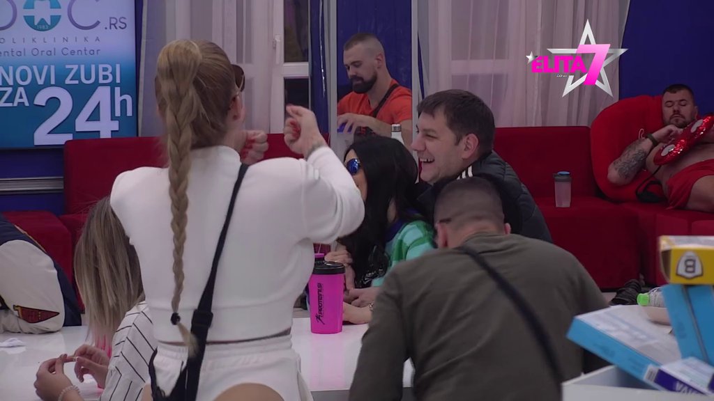 'OVAJ GLODAR I DEBELI GMAZ SU SAKUPLJAČI SEKUNDARNE SIROVINE!' Žana ...