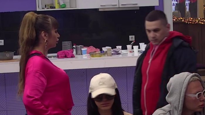 HAOS ZA CRNIM STOLOM! Miljana i dalje KIPTI OD BESA zbog Bebicinih hvalospeva o Maji, Marija ...