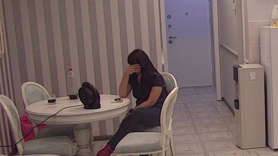 Suze govore više od reči: Miljana se osamila u apartmanu, pa prolila ... Suze govore više od reči: Miljana se osamila u apartmanu, pa prolila ...