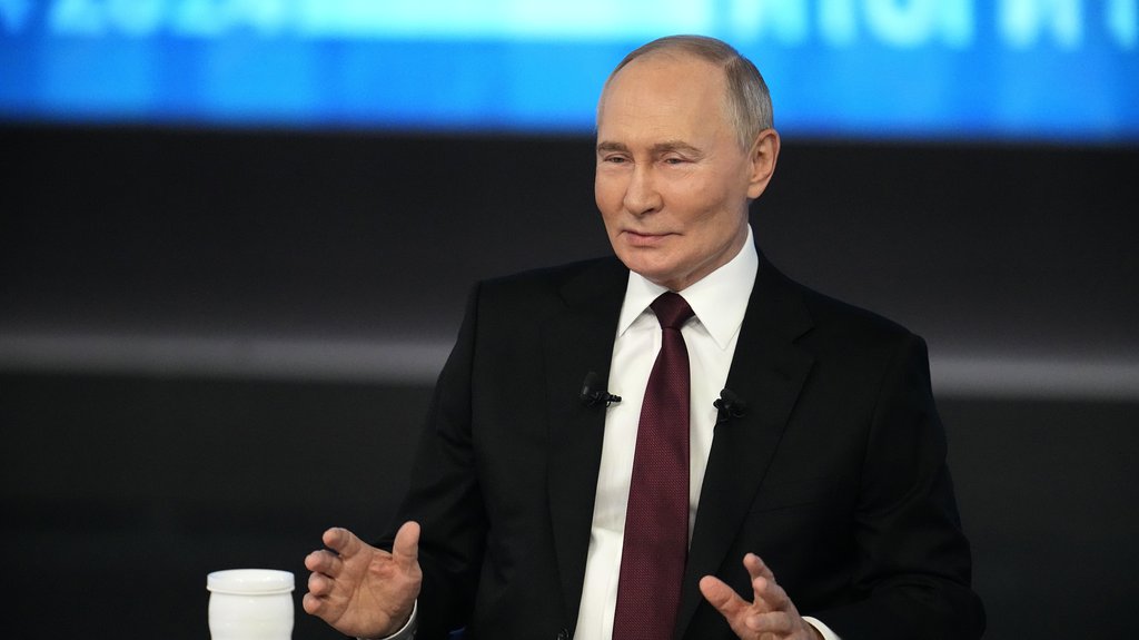 PUTINOV OŠTAR ODGOVOR KRITIČARIMA RATA U UKRAJINI: Pomenuo je i ...