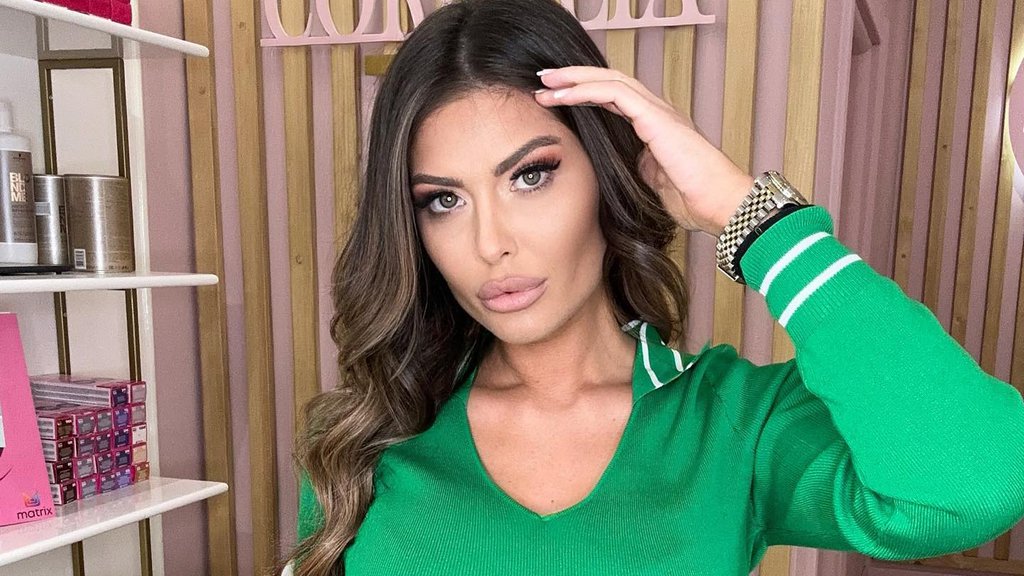 VODITELJKA ''ELITE'' ZAVRŠILA NA INFUZIJI! Ana Radulović se oglasila, evo šta se desilo! (FOTO ...