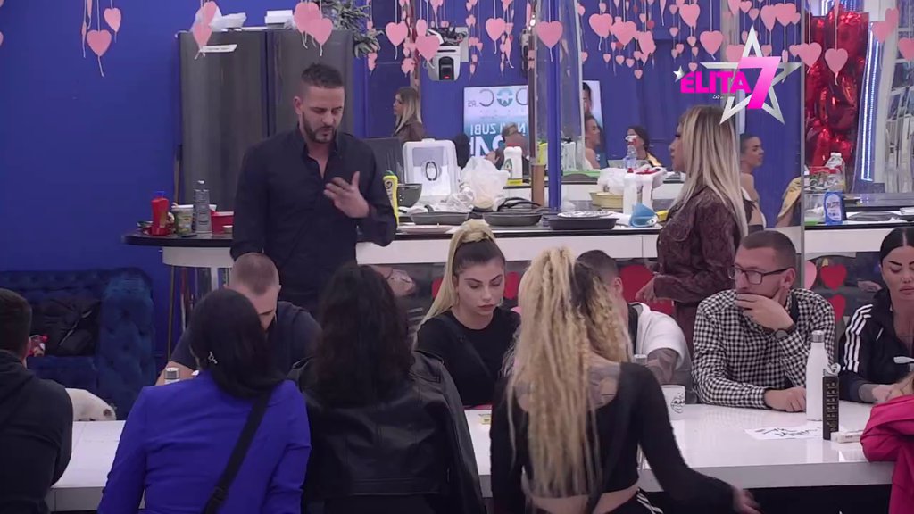 SVE MASKE PADAJU! Darijan otkrio da Jovana uživa u KOMBINACIJAMA, a ...