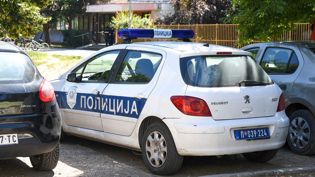 pink.rs | DOJAVE O BOMBAMA NA VIŠE LOKACIJA U KRAGUJEVCU - Evakuisana 4 fakulteta, KD pregled u toku