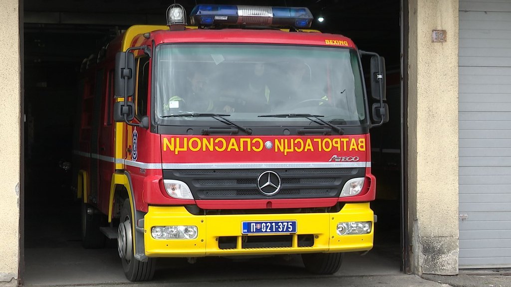 Prve slike požara u Novom Sadu: Gust dim prekrio grad, gori ...