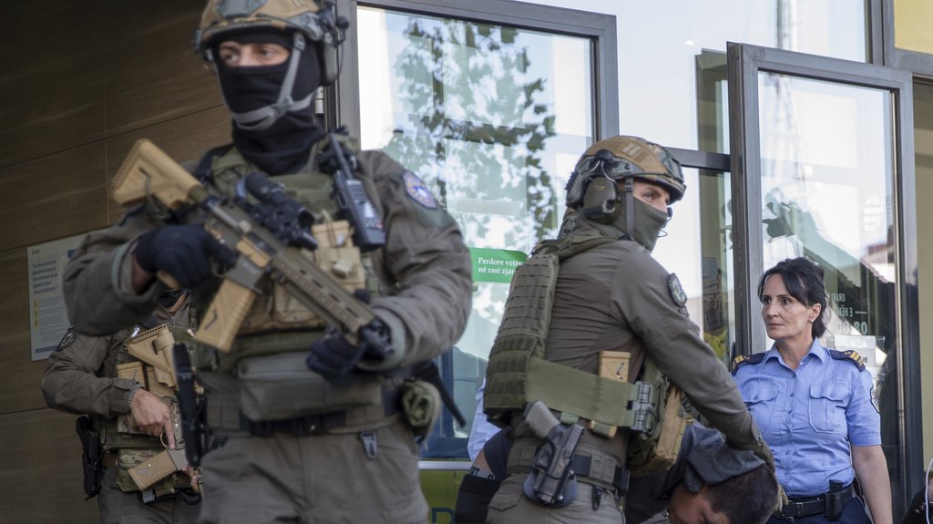 Upad u zatvoreni objekat Pošte Srbije u Prilužju -Novi čin terorizma i ...