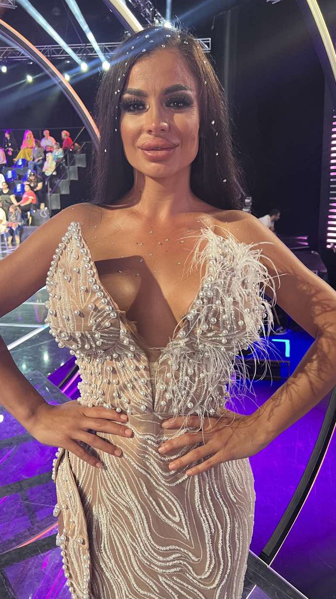 CRVENI TEPIH SUPERFINALA ''ZADRUGE 6''! Luksuz, šljokice i svila - Pogledajte GALA toalete koje ...