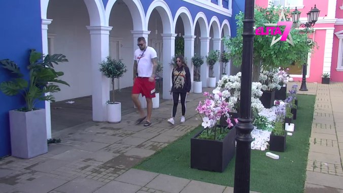 UPLAŠIO SE?! Janjuš primetio nezadovoljstvo na Anelinom licu, pa joj ...