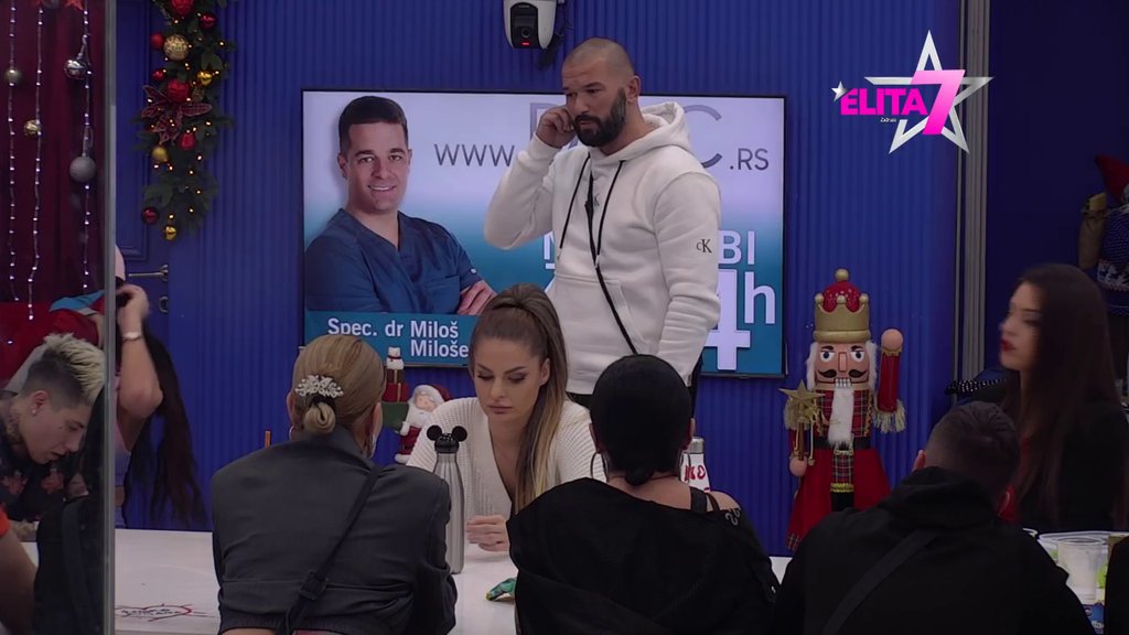 PONOSAN NA NJU! Lakić otkrio da je presrećan jer Coka vodi NJEGOVE RATOVE, pa ga Jelena jednom ...